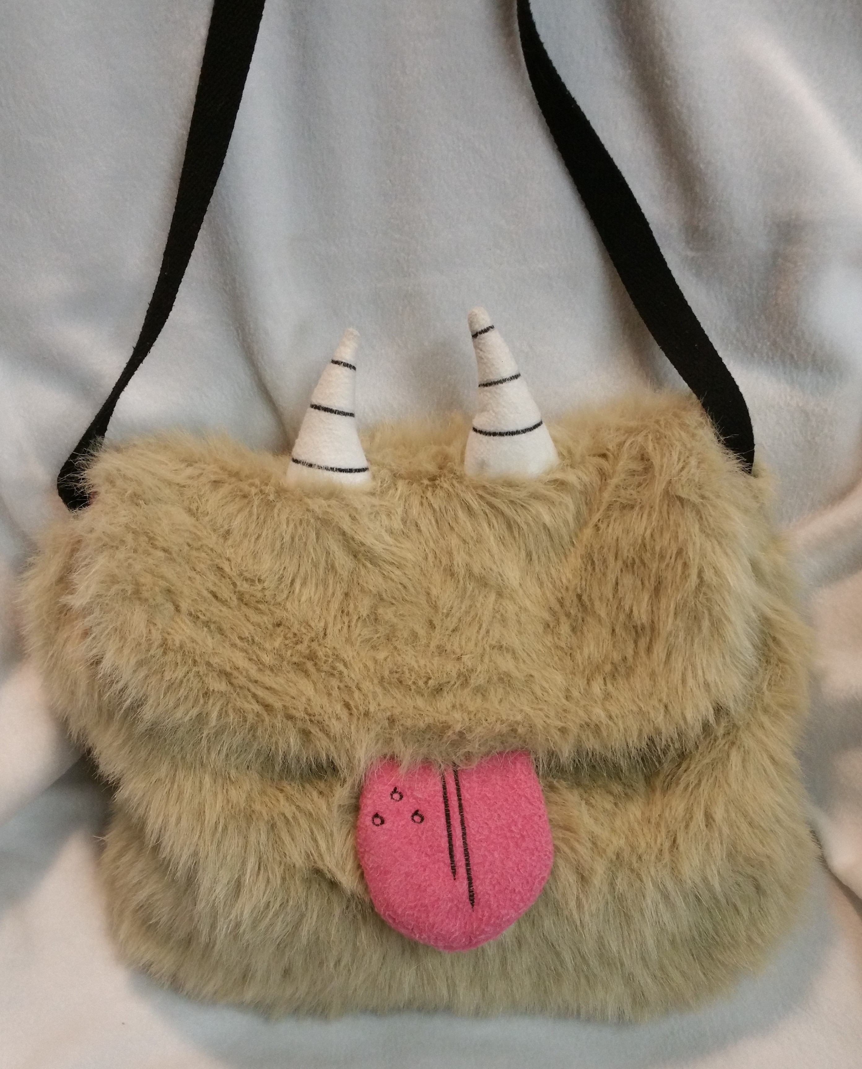 artrockspirit's fan art - Chester bag & eye-bone necklace - [Don't ...